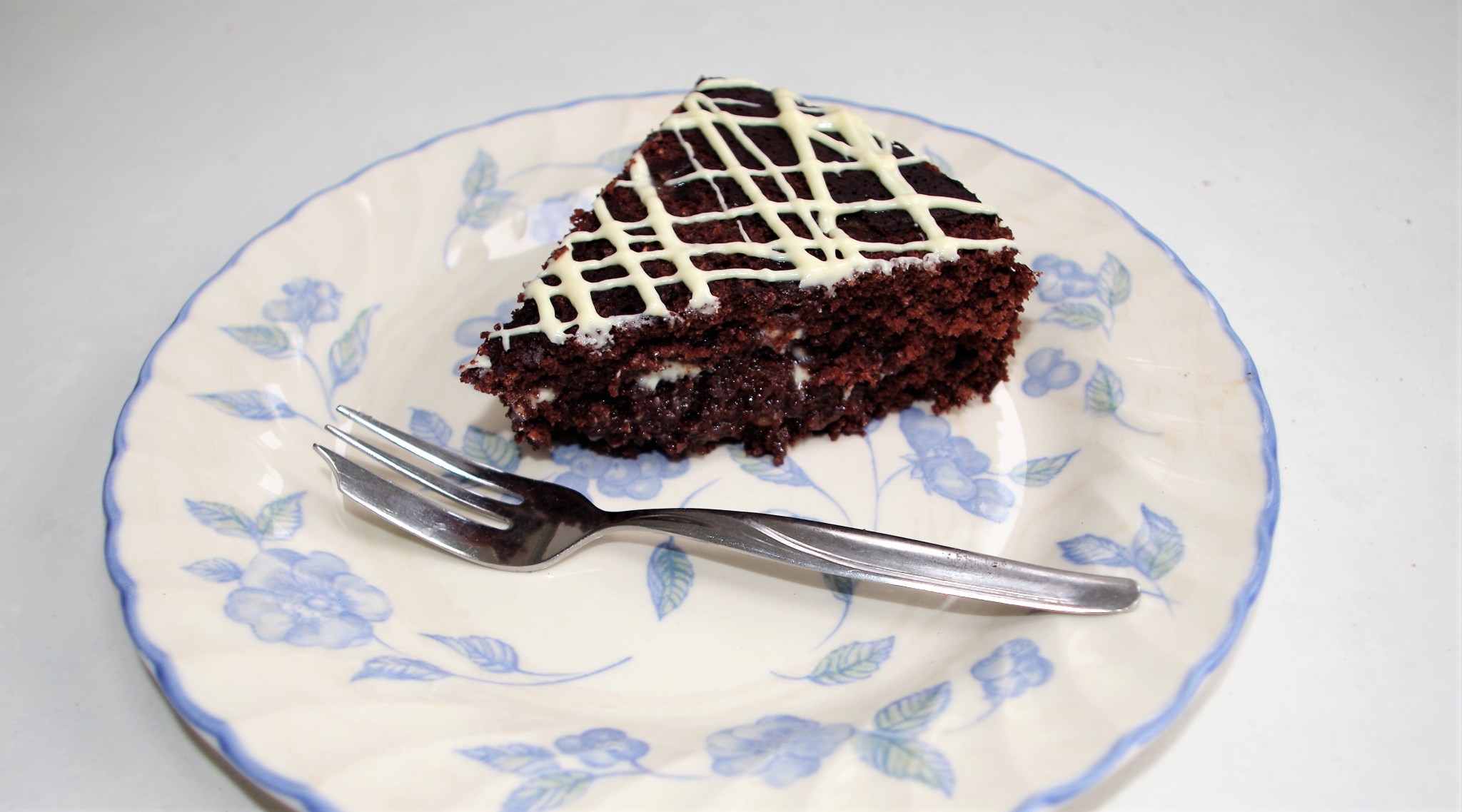 Raspberry Sponge Cake – Retired Bloke on Food n stuff
