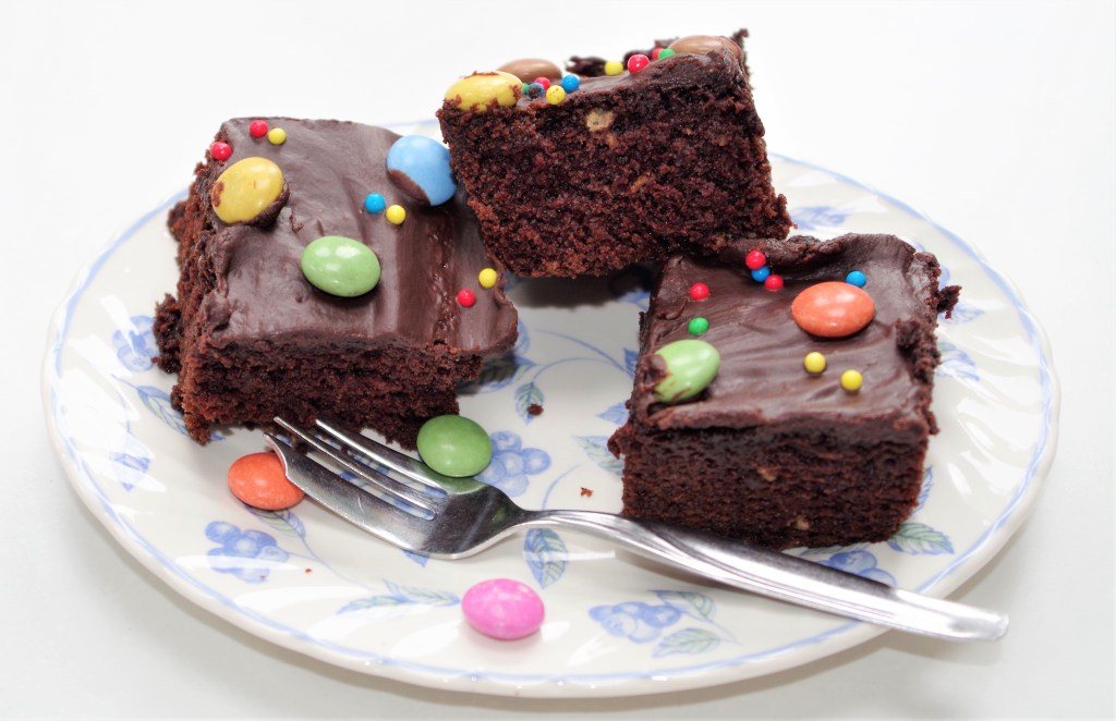 Smartie Tray Bake – Retired Bloke on Food n stuff