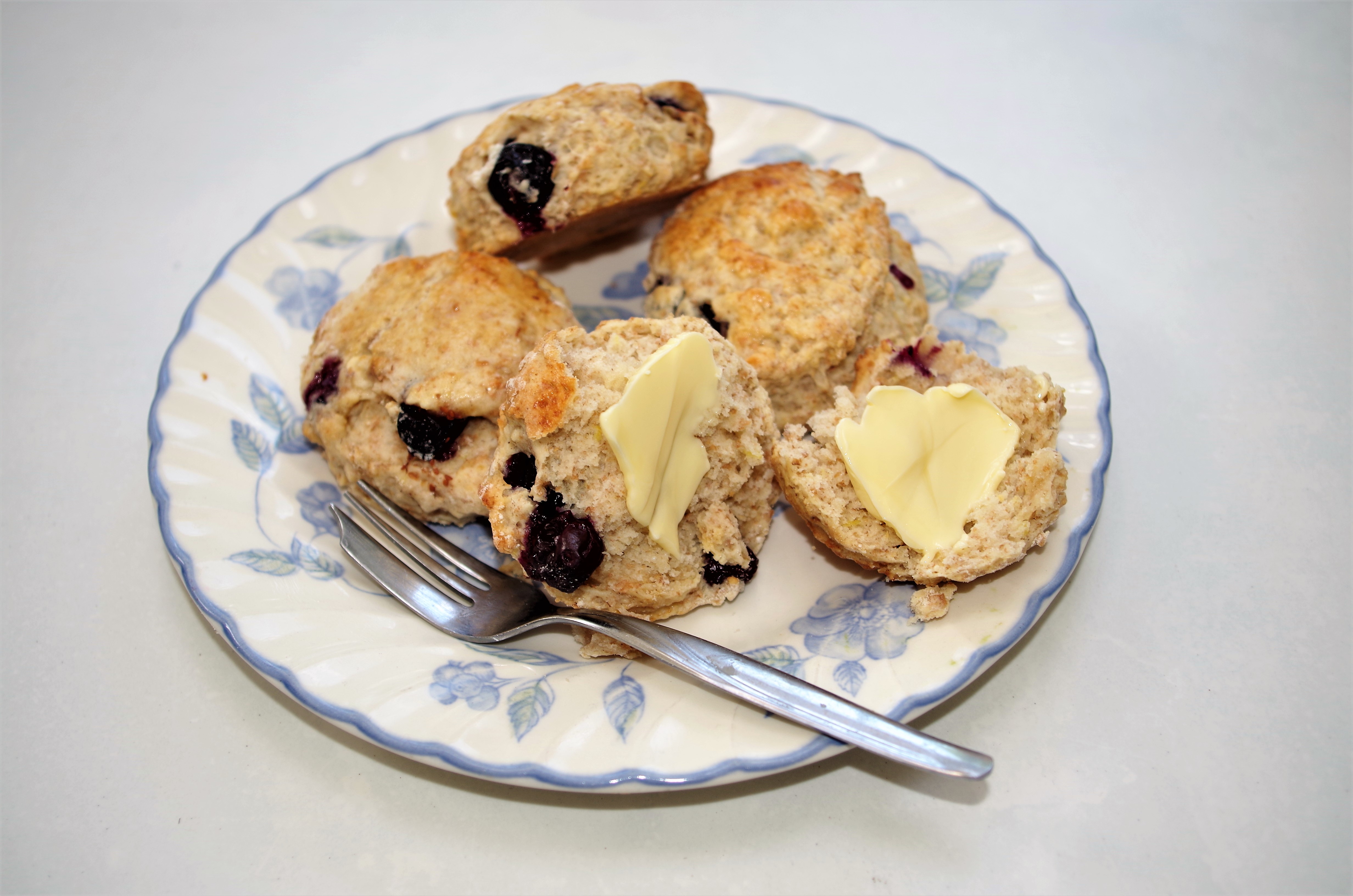 Blueberry, Lemon and White Chocolate Scones – Retired Bloke on Food n stuff