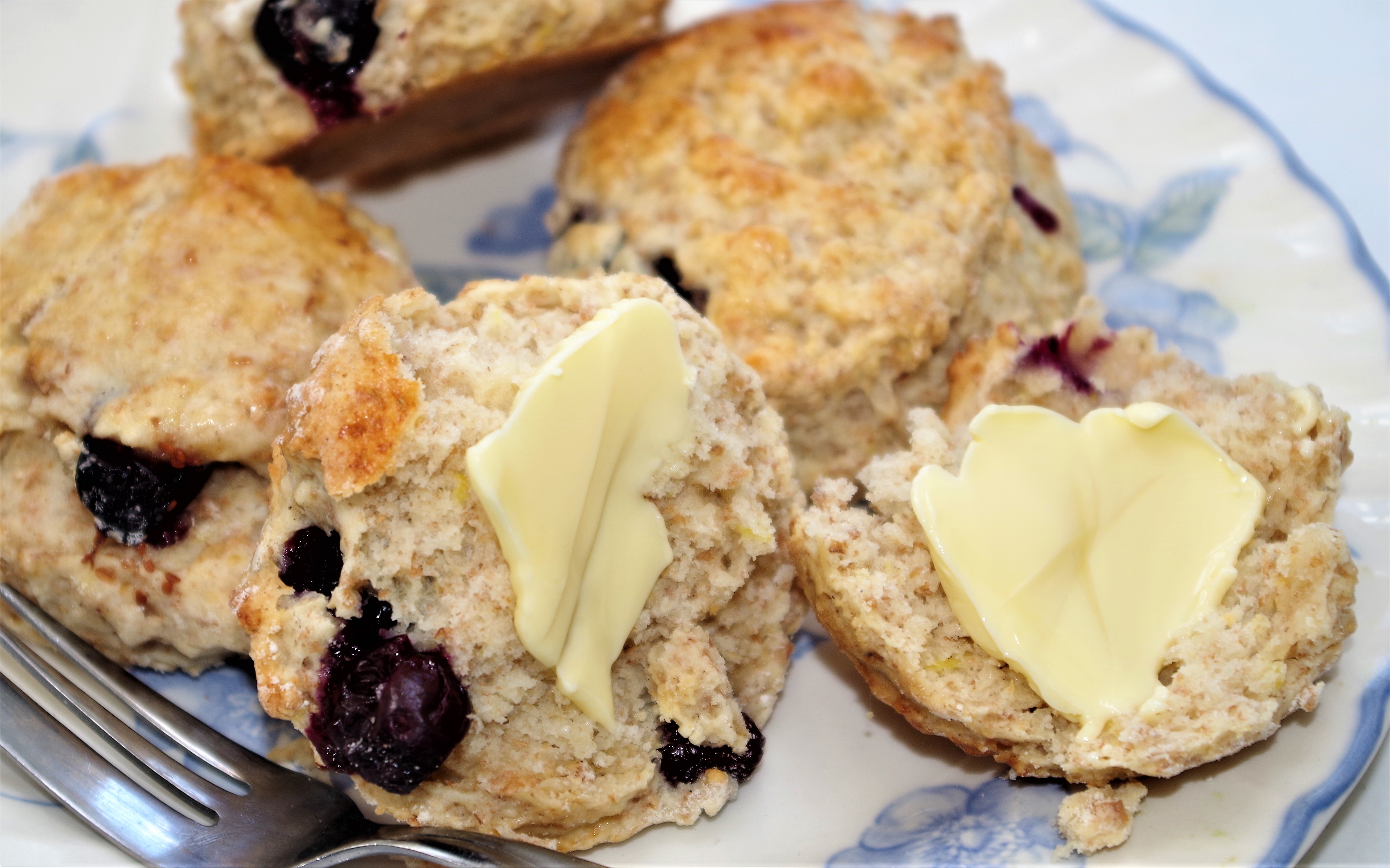 Blueberry, Lemon and White Chocolate Scones – Retired Bloke on Food n stuff