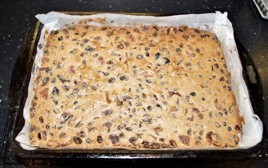 Christmas Cake Tray Bake – Retired Bloke on Food n stuff