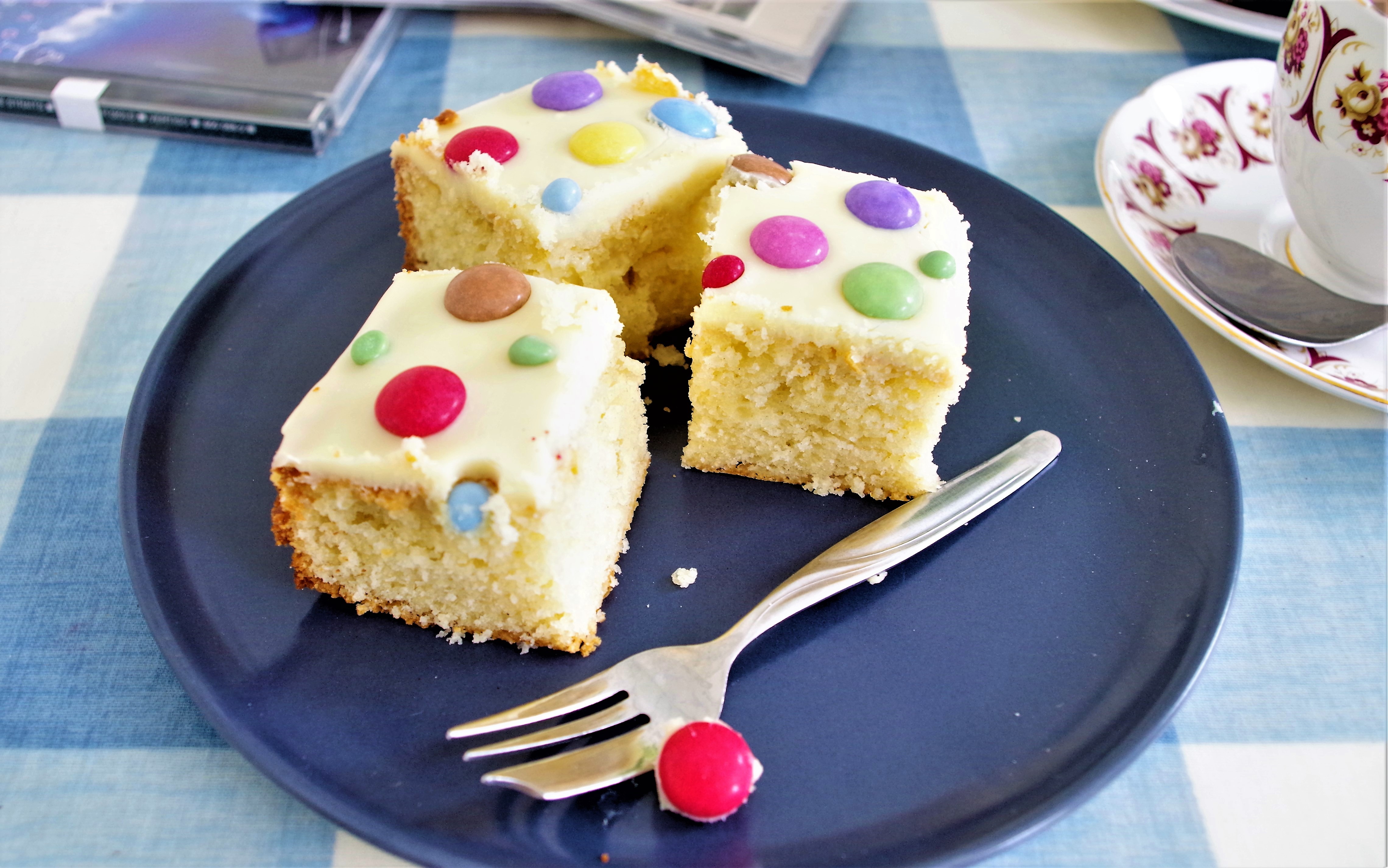 Smartie Tray Bake – Retired Bloke on Food n stuff
