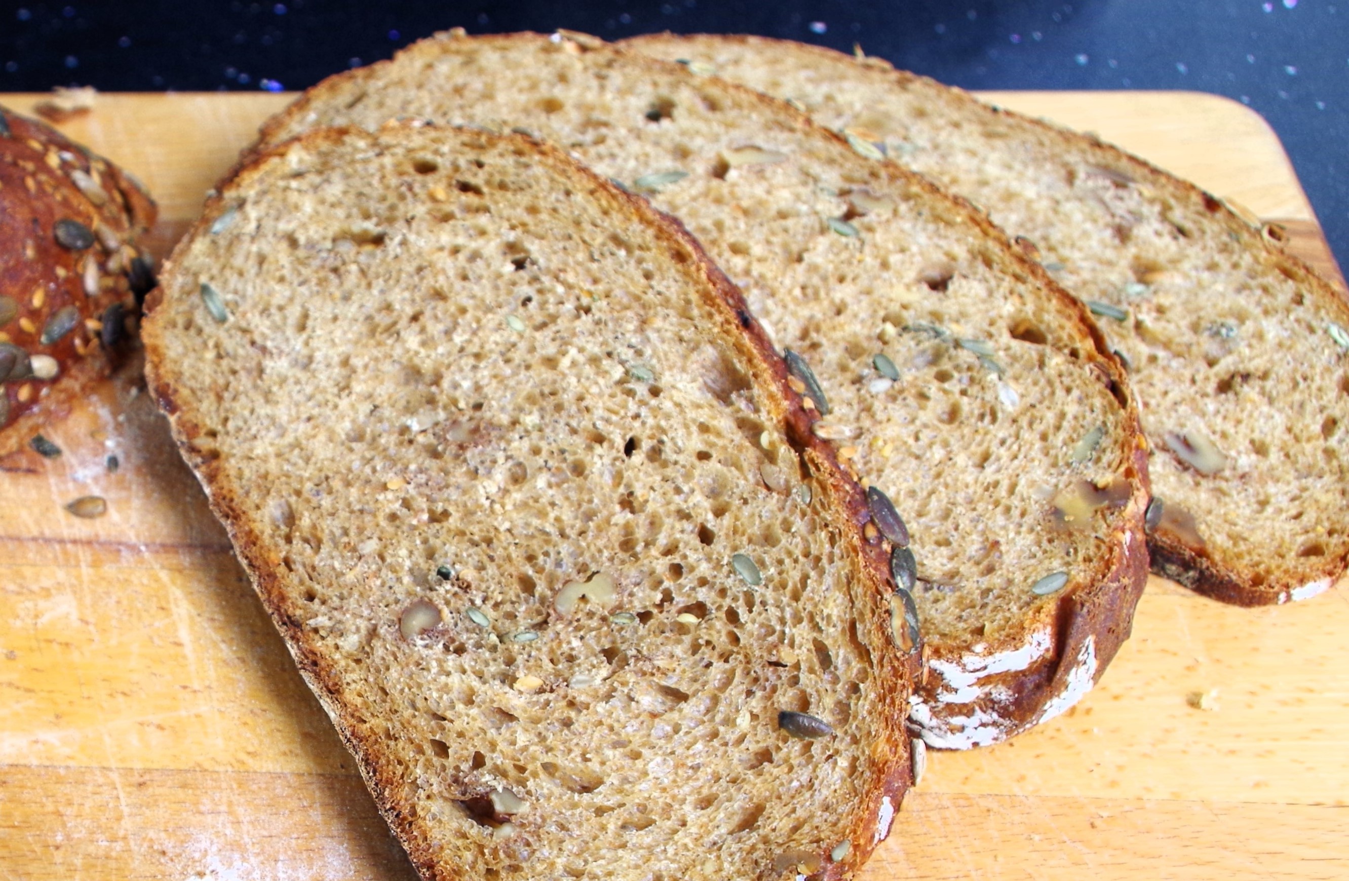 Wholemeal Loaf with Seeds and Walnuts – Retired Bloke on Food n stuff