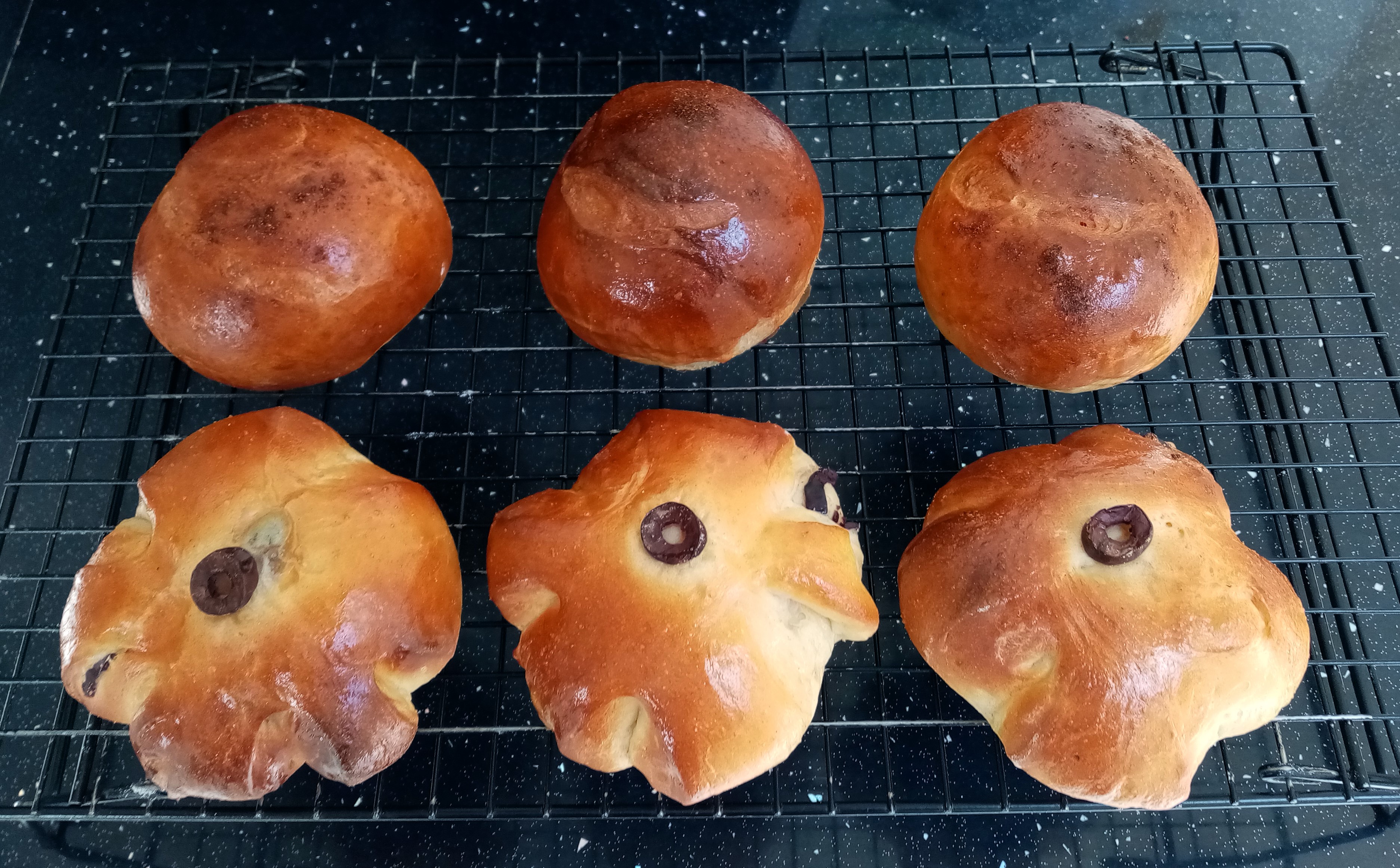 Soft & Shiny Dinner Rolls – Retired Bloke on Food n stuff